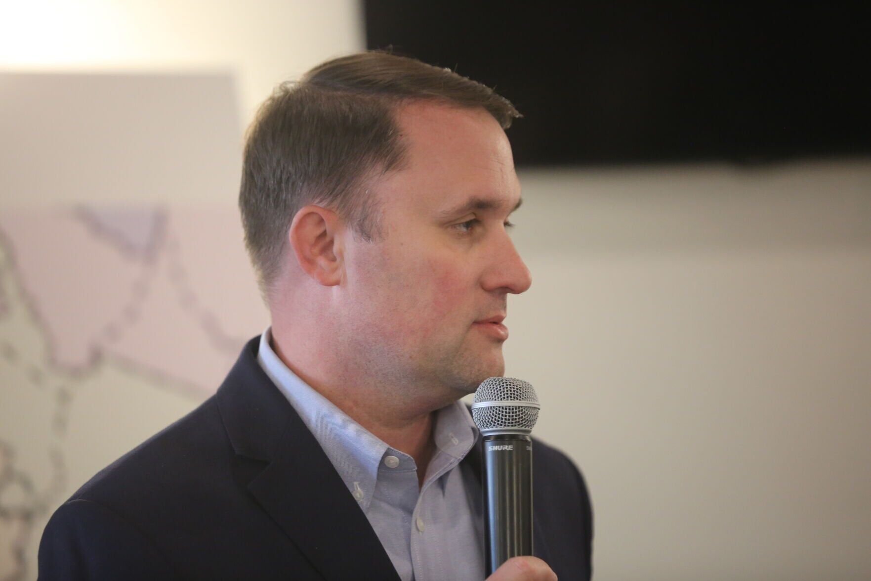 Jason Miyares and Republicans leave out Trump while stumping against ...