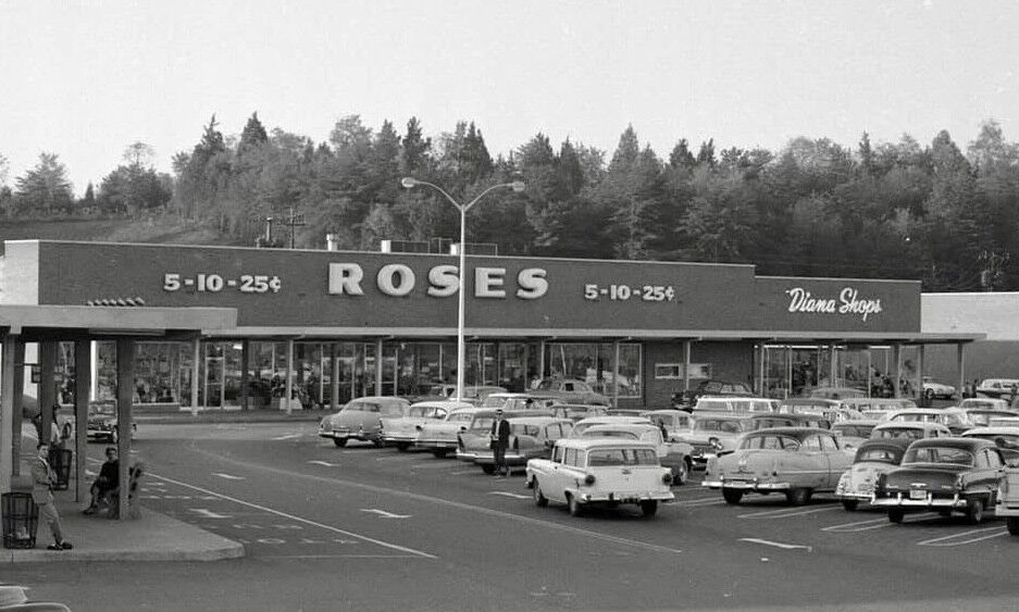 Roses Discount Store closing in Pantops Shopping Center