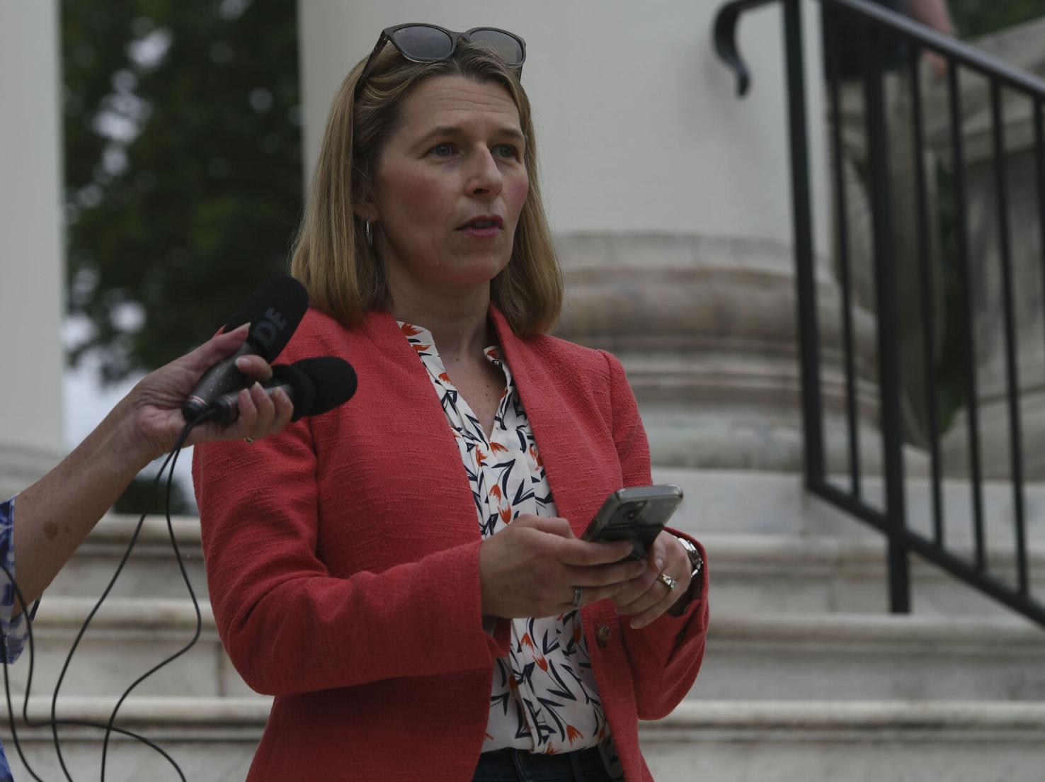 UVa faculty deliver overwhelming vote of no confidence in board