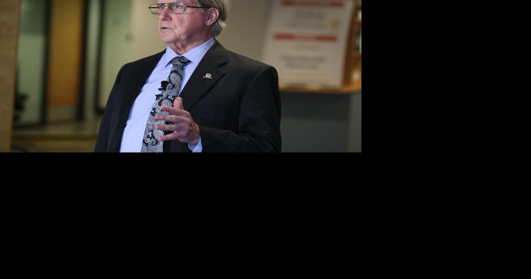 Fenwick vows to vote to remove Lee statue