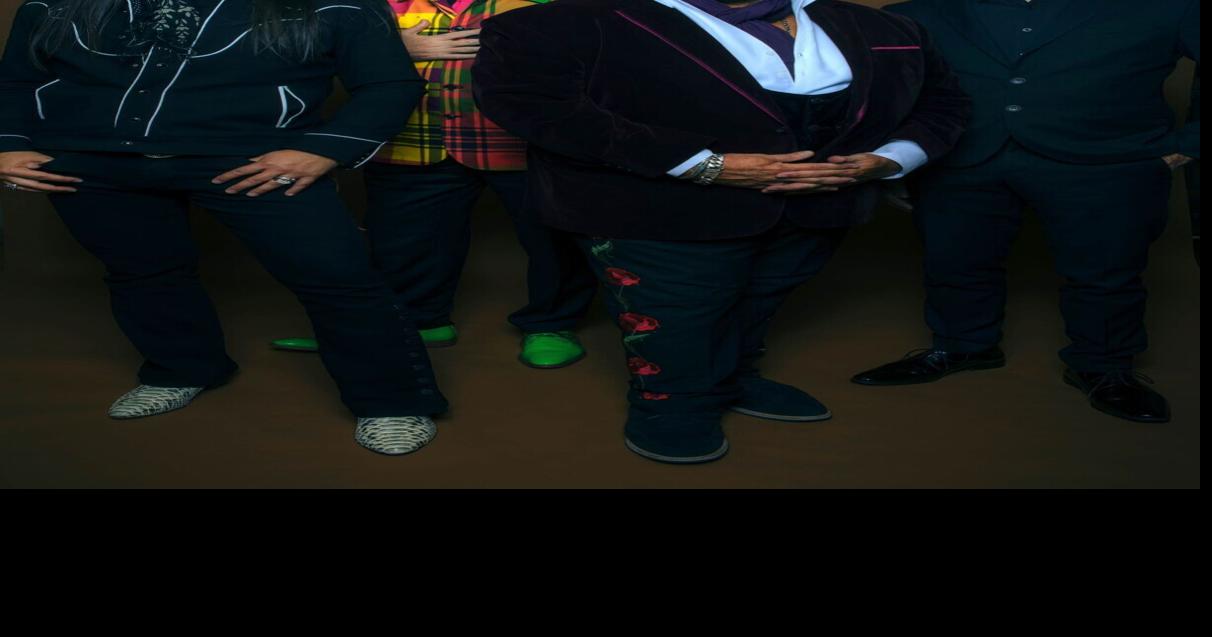 Mavericks to play from first all-Spanish album at Saturday Ting performance