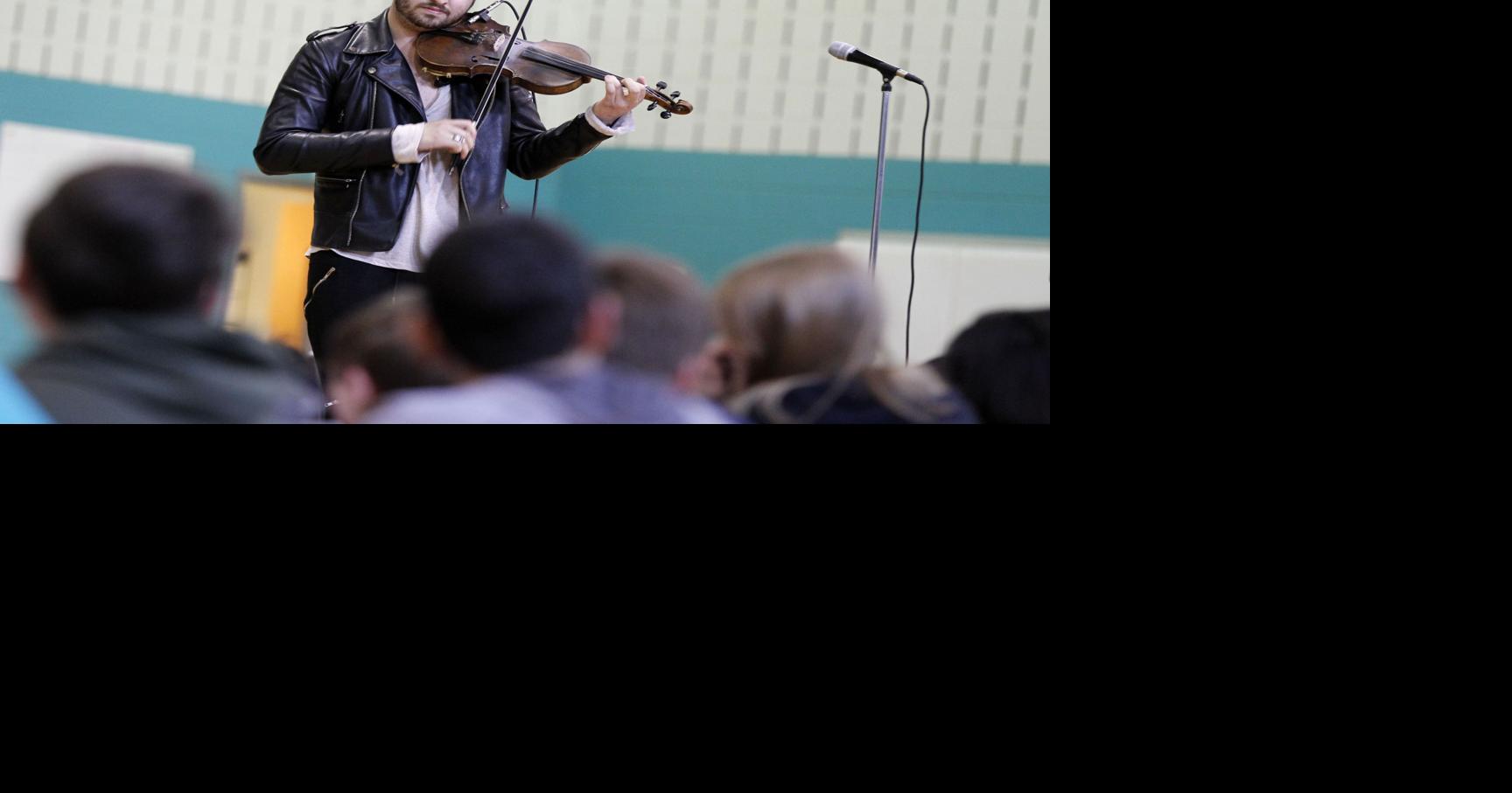 YouTube Star Rhett Price Plays Sutherland