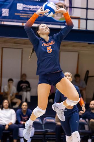 Virginia volleyball's seniors have helped spur 10-1 start