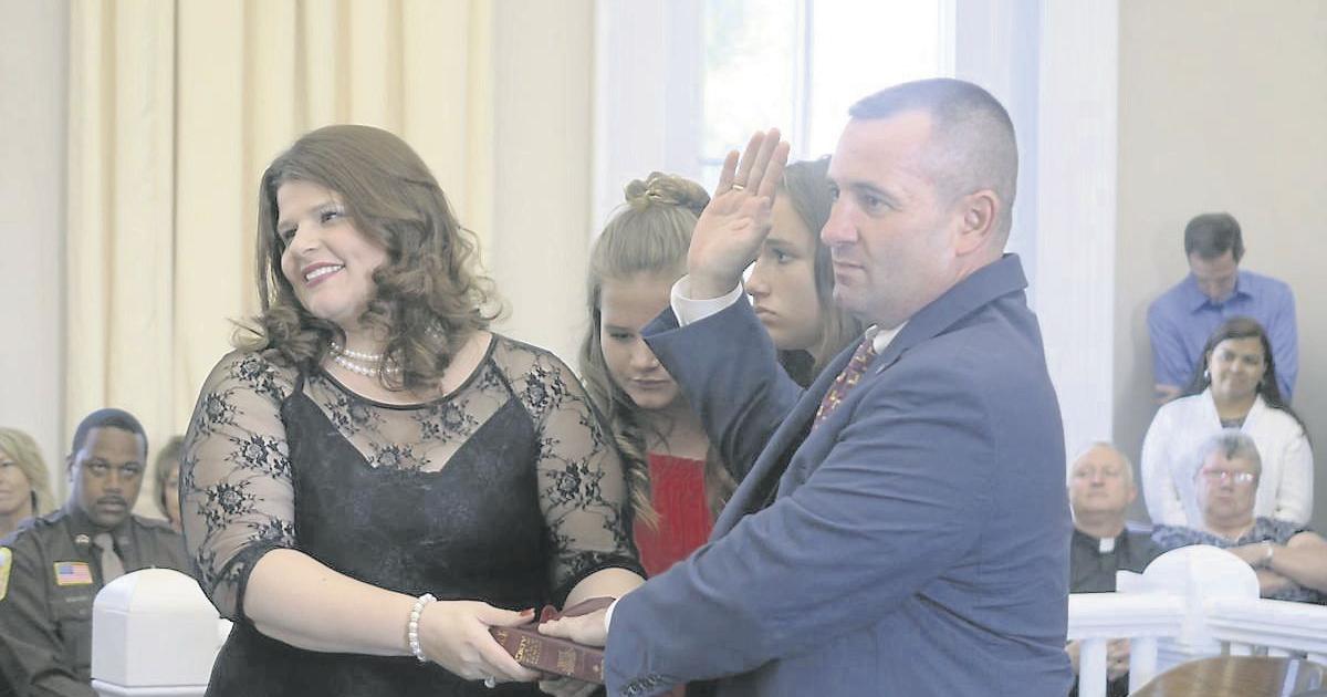 Durrer sworn in as 16th District circuit judge