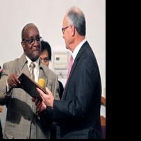 Pastor Alvin Edwards to receive Jefferson School City Center Reflector ...