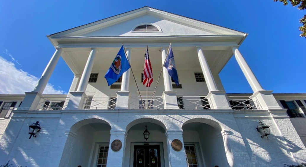 Charlottesville school division makes bid for Federal Executive ...