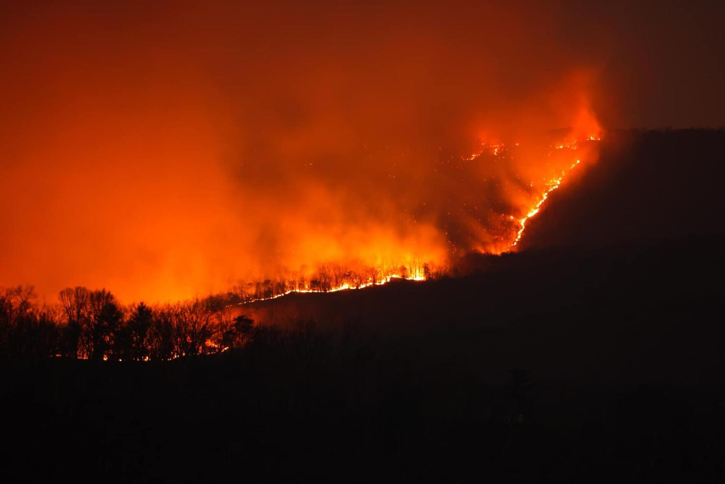 Wildfires in Central Virginia, Shenandoah Valley burn more than 7,500 ...