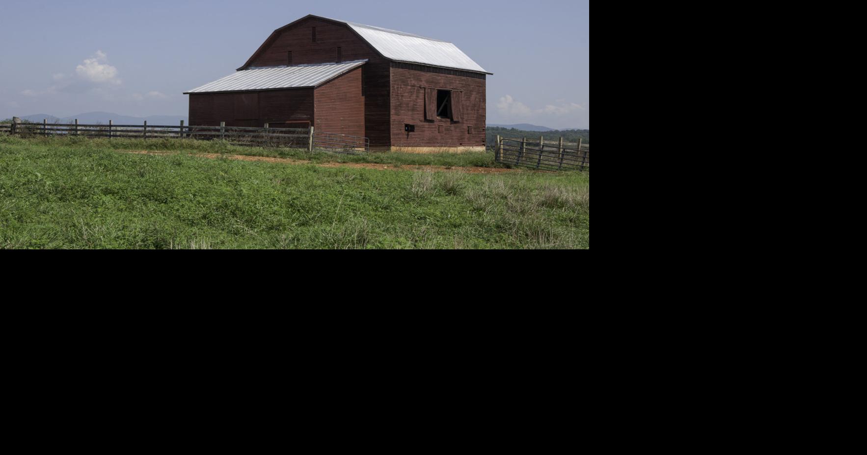Iconic Greene barn struck by lightning