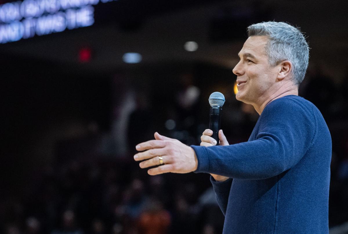 Virginia to dedicate JPJ court to former coach Tony Bennett