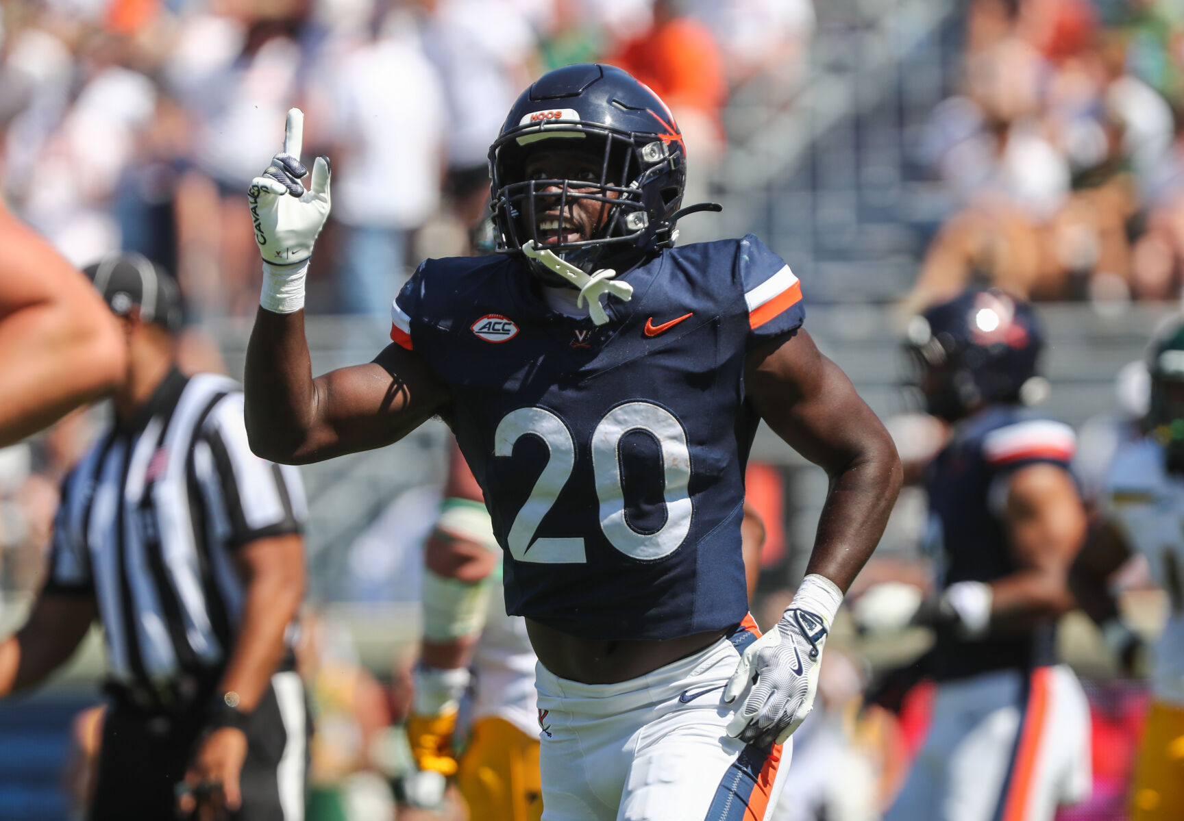 Virginia football runs wild in win over William & Mary