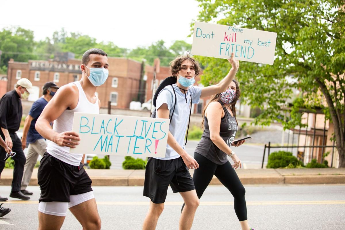 Protest of Floyd's death draws hundreds in Orange | Local News ...