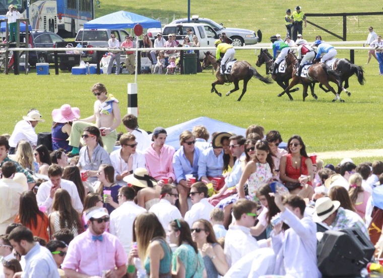 Good weather greets revelers, horse enthusiasts at Foxfield races ...
