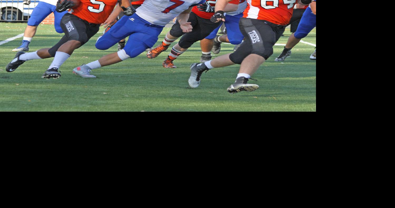 Longtime assistant Hooper tabbed as new FUMA head football coach