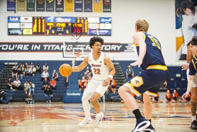 CSUF men's basketball drops ninth straight game with loss to UC Irvine ...