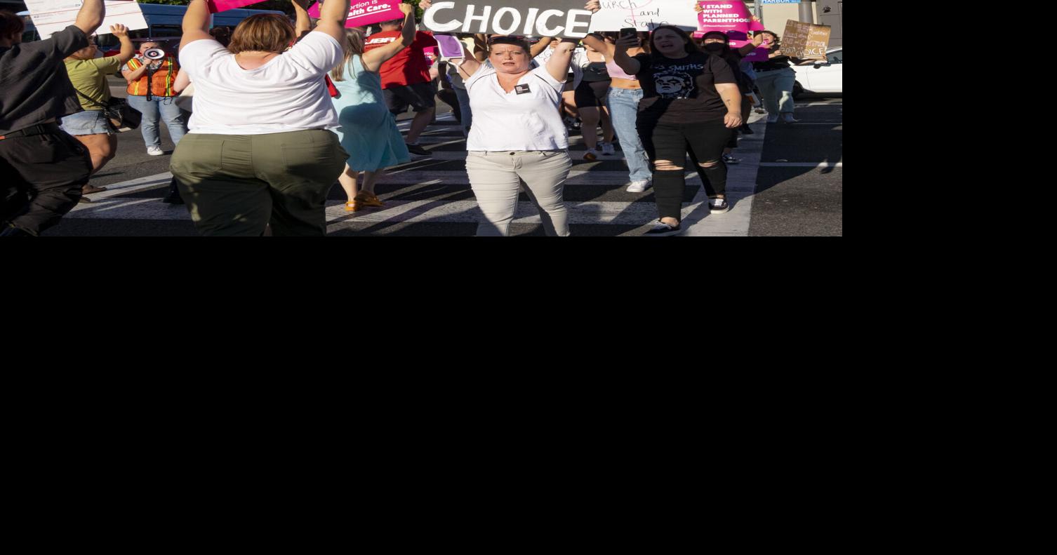 Protest in Fullerton following Supreme Court abortion rights reversal ...