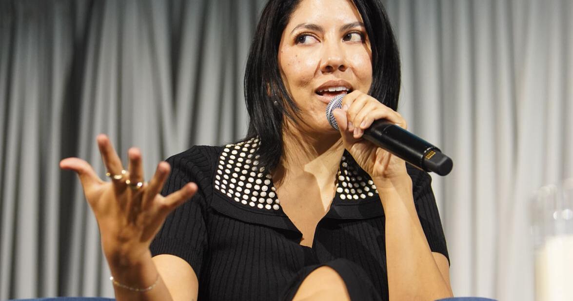 'Encanto' star Stephanie Beatriz inspires students to speak up ...