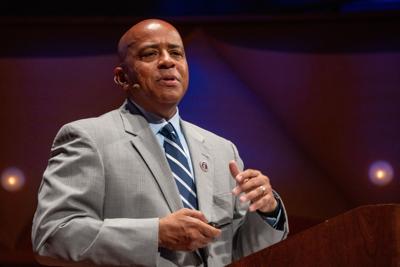 CSUF leaders speak at annual convocation | News | dailytitan.com