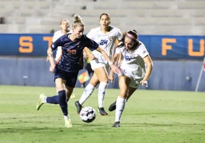 Kaytlin Brinkman bolster Titans past UC Riverside, 4-1 | Sports ...