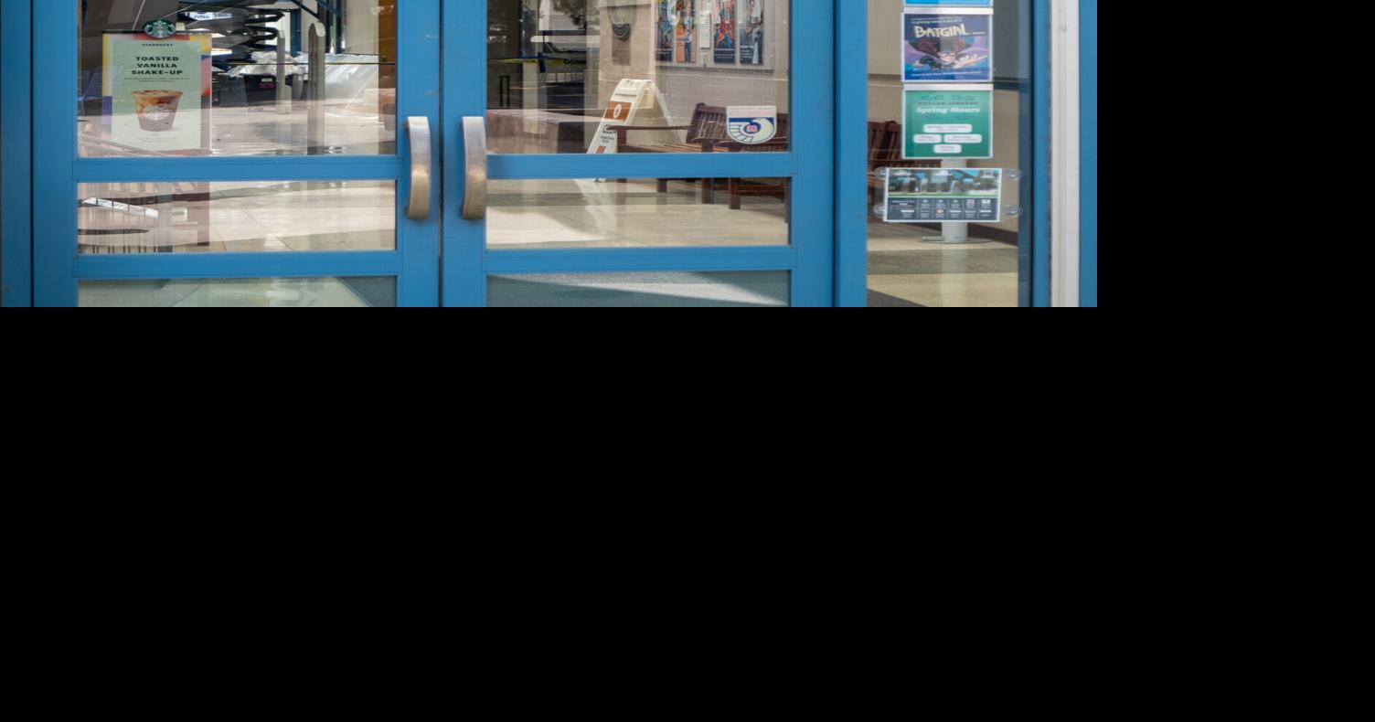 Pollak library closes due to flooding | Campus News | dailytitan.com