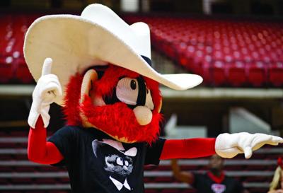 Raider Red raises votes in mascot challenge | La Vida | dailytoreador.com