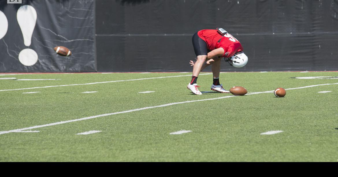 Unique position suits deep snapper | Sports | dailytoreador.com