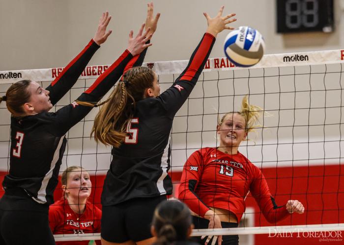 Red team wins Tech inter-squad scrimmage 3-2 | Gallery | dailytoreador.com