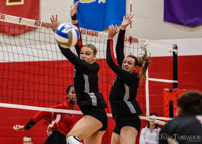 Red team wins Tech inter-squad scrimmage 3-2 | Gallery | dailytoreador.com