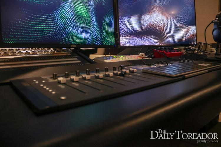 Crossroads Recording Studio offers mixing, music materials | La Vida ...