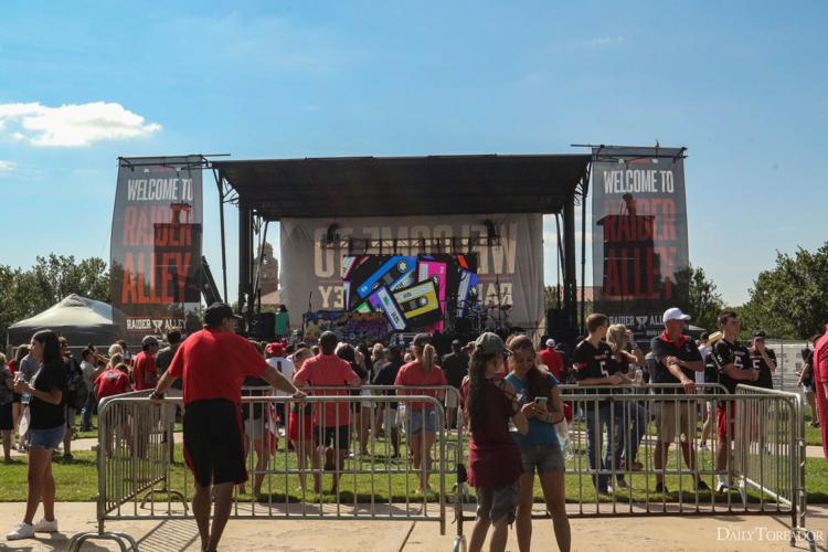 Family Weekend concludes with tailgate, football game | Gallery ...