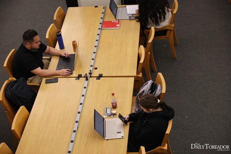 Texas Tech students focus in the quiet university library | Gallery ...