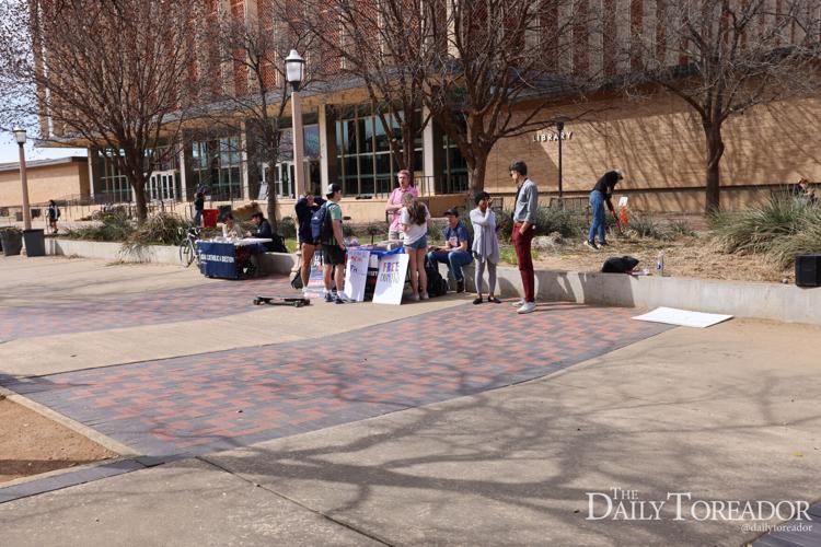 Students, faculty work on campus | Gallery | dailytoreador.com