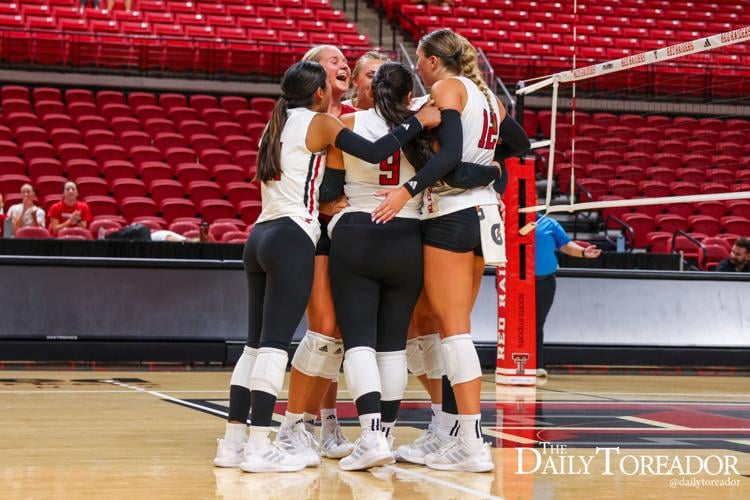 Texas Tech volleyball sweeps Tarleton State | Gallery | dailytoreador.com