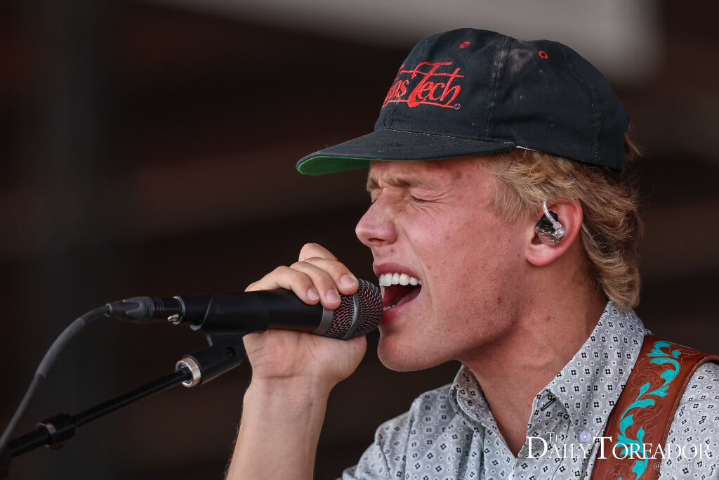 Viral video kickstarts Westbrook's music career | La Vida ...