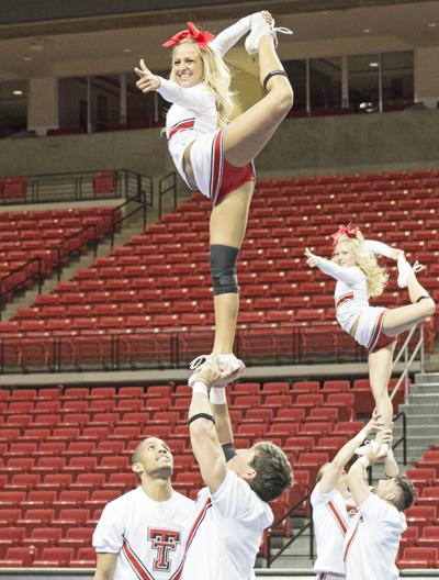 Tech spirit teams perform routines at showcase | La Vida ...