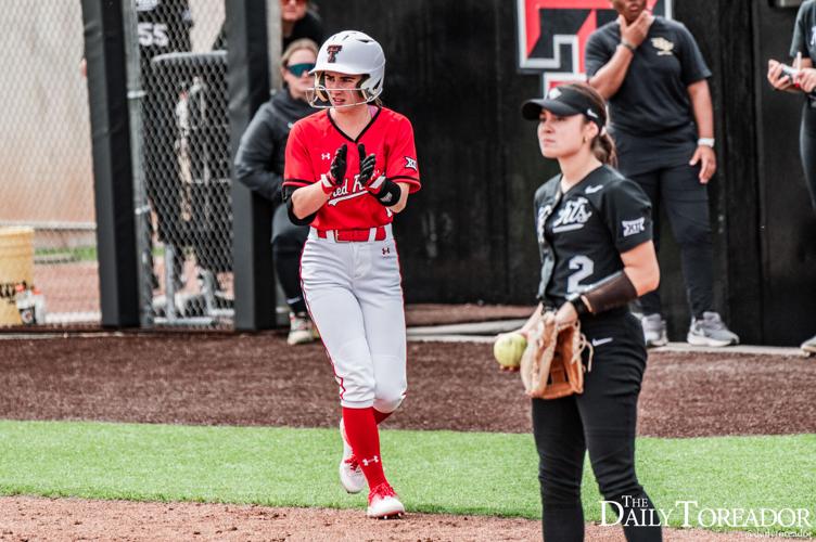 Tech takes last game of series against UCF 5-4 | Gallery | dailytoreador.com