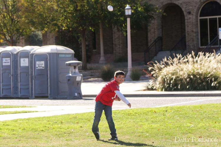 Raider Alley gears up for Kansas | Multimedia | dailytoreador.com