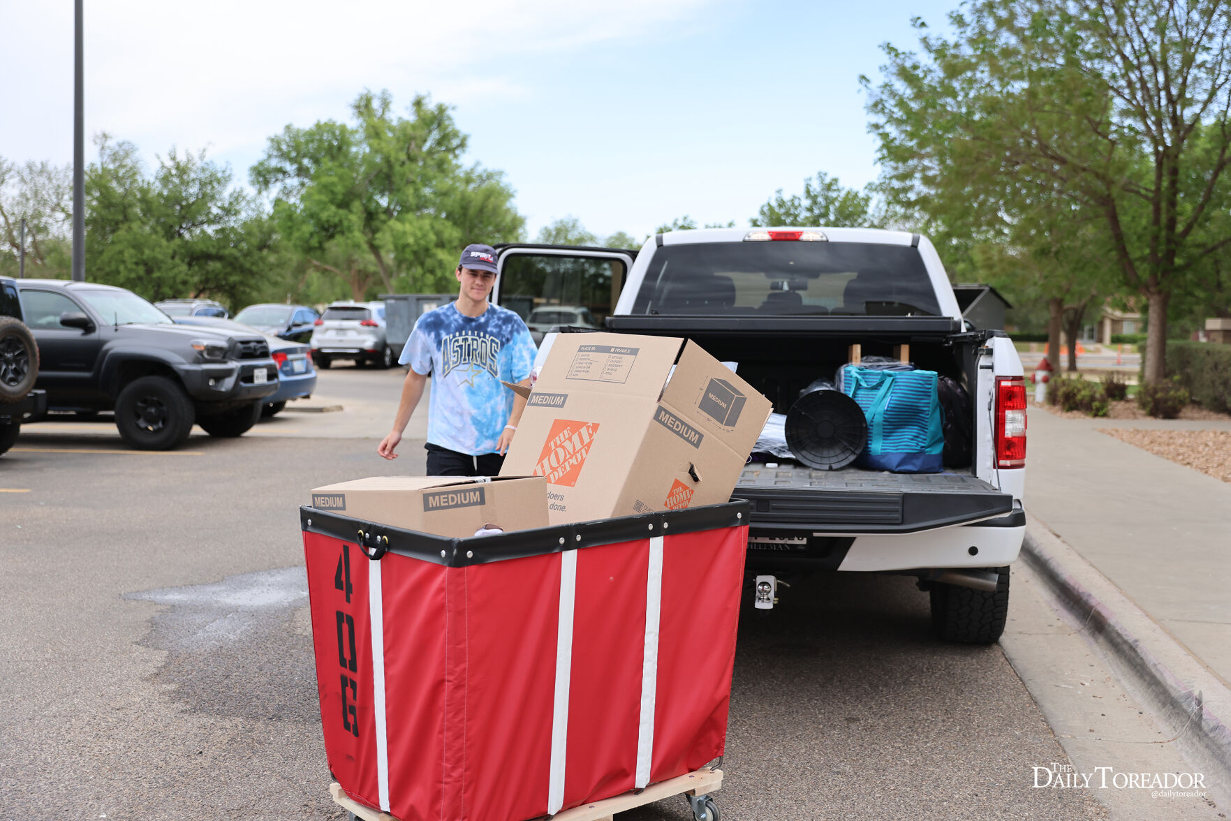 Red Cart Ready informs students for move-in | News | dailytoreador.com