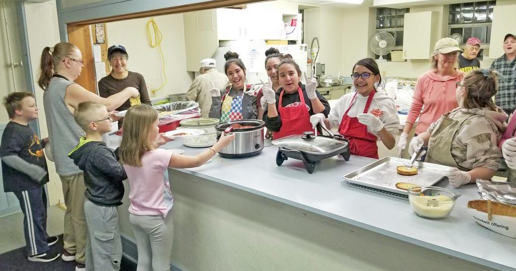 Whitewater Middle School Builders Club conducts community service ...