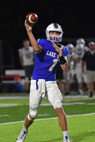 Football: Lake Mills turns back Belleville 40-20 to reach 4-0 | Sports ...