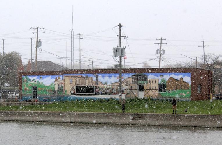 Fort sees first snowfall of winter | News | dailyunion.com