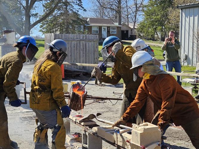 Wisconsin Makers hold sixth annual iron pour | Whitewater | dailyunion.com