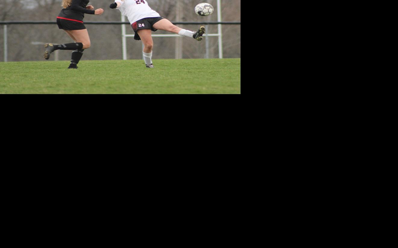 Girls soccer previews: Fort's Dahnert, Lake Mills Stelter look to lead ...