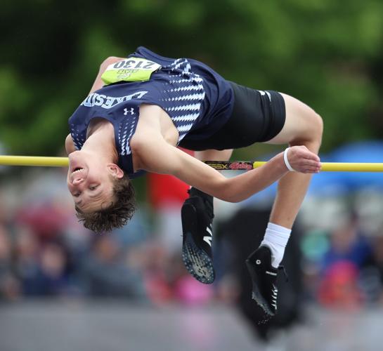 Lakeside repeats in style, setting new D2 scoring mark at state track ...