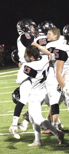 Football: Logan Kees hauls in 44-yard game-winning touchdown as Fort ...