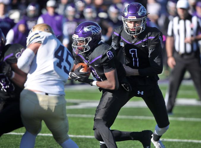 Ogden guides UW-Whitewater to 42-14 NCAA Division III playoff win over ...