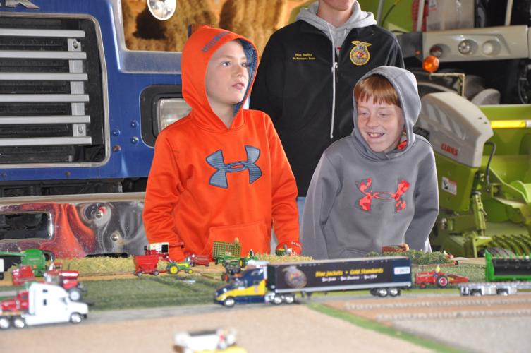 KUTZ FARM TOUR | Photo Galleries | dailyunion.com