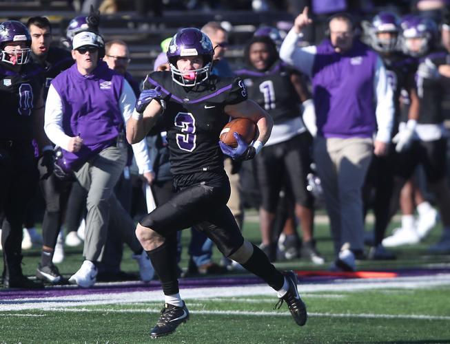 Ogden guides UW-Whitewater to 42-14 NCAA Division III playoff win over ...