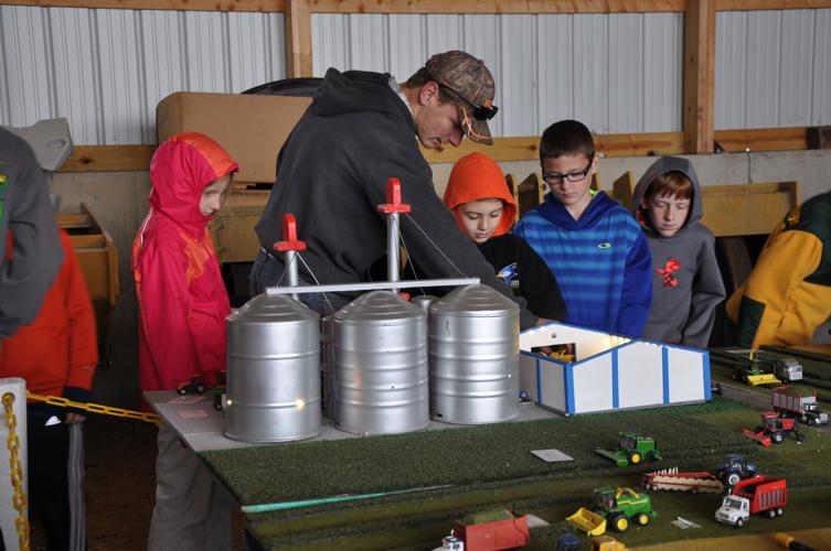 KUTZ FARM TOUR | Photo Galleries | dailyunion.com
