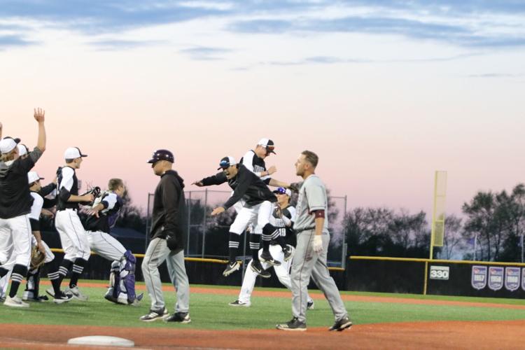 UW-W baseball: Warhawks slug UW-La Crosse in title game | Sports ...