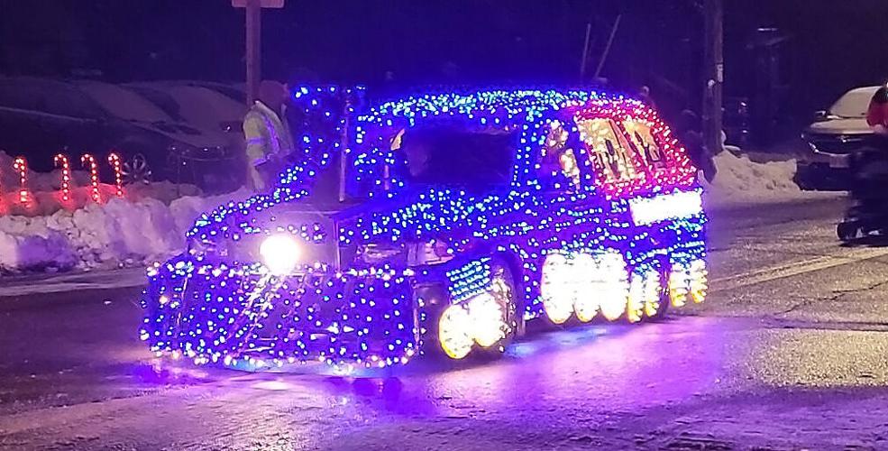 Helenville holds 16th annual Christmas parade | Local | dailyunion.com